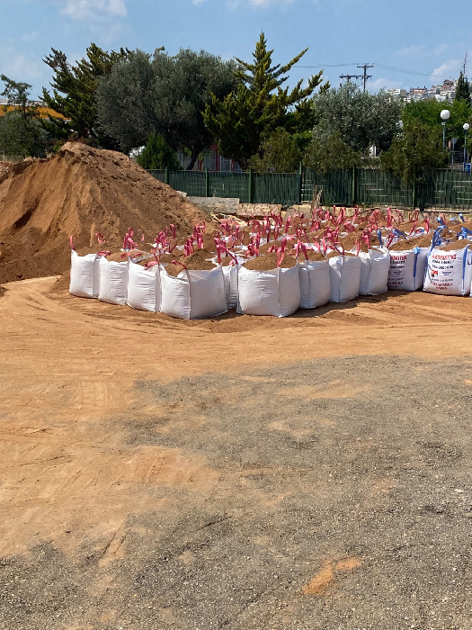 κοκκινοχωμα για κηπους :: Οικοδομικα υλικα Κορακιτης